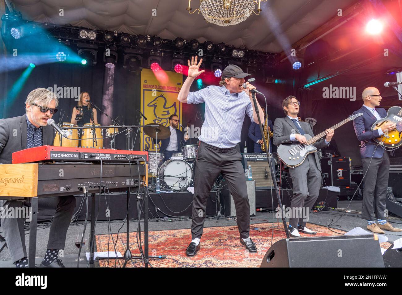 Die dänische Soul-Band D/troit aus Kopenhagen live beim Orange Blossom ...