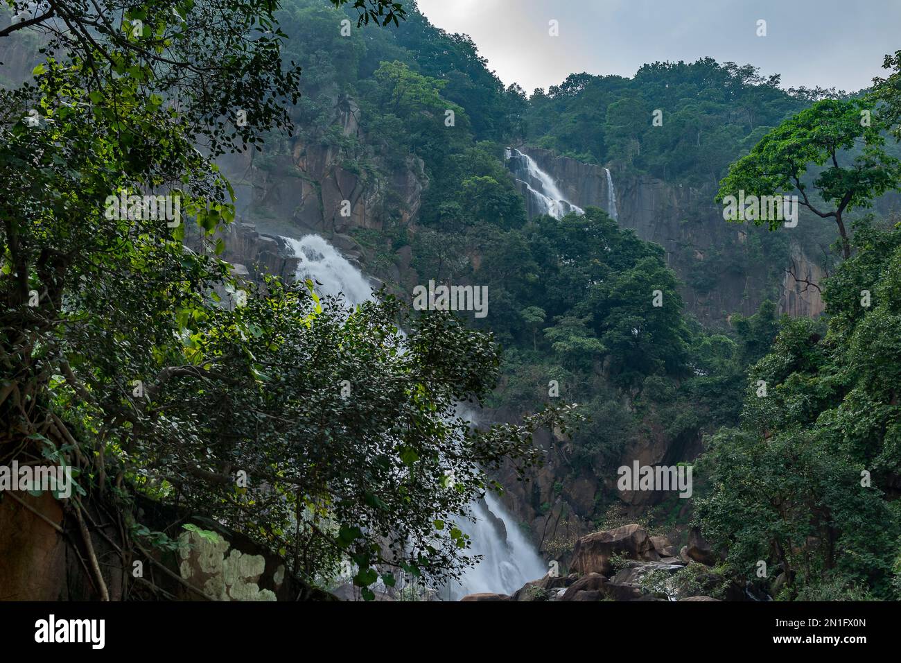Lodh falls hi-res stock photography and images - Alamy