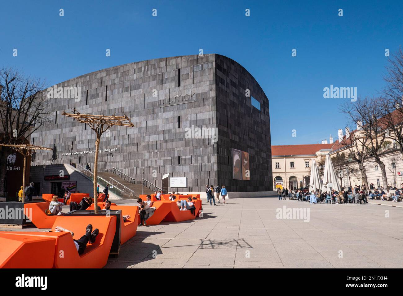 Museum of Modern Art and outdoor seating, Museum Quarter, Vienna ...
