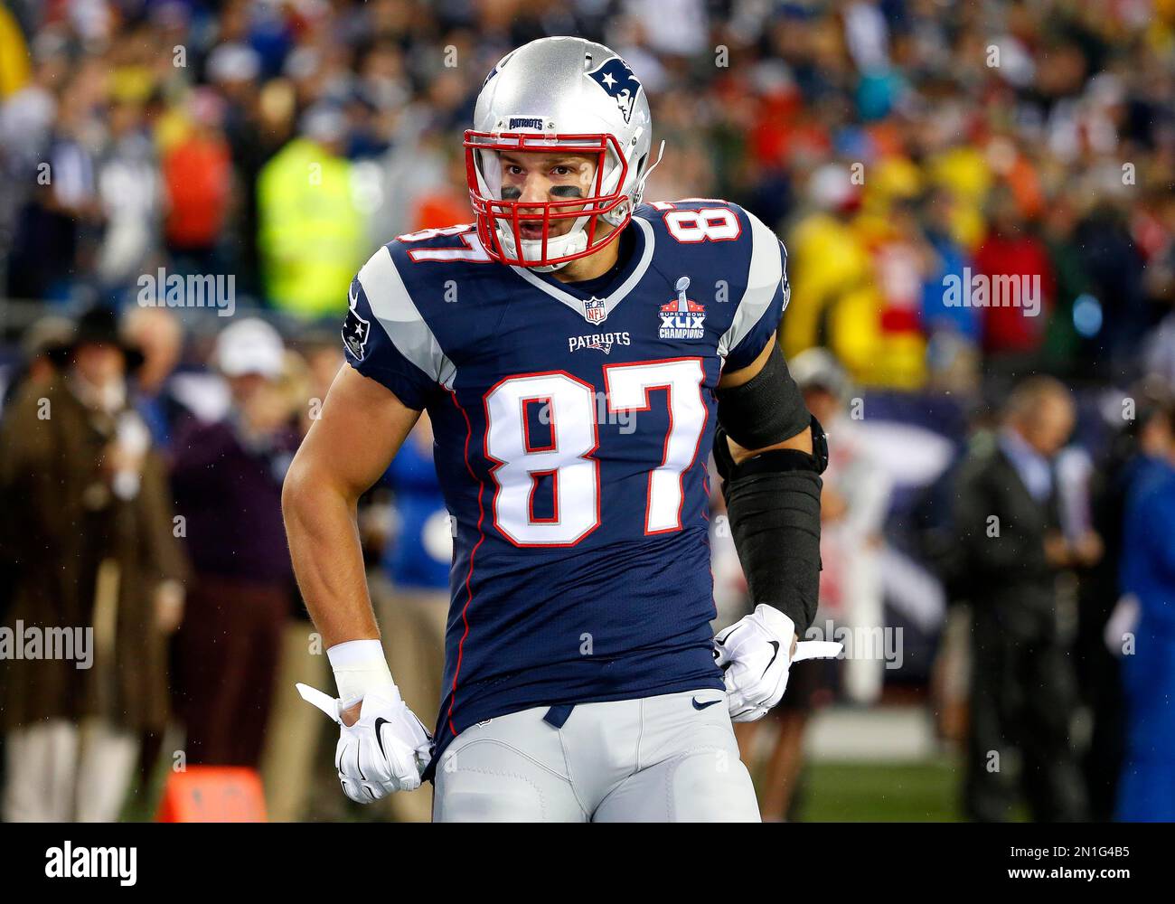 New England Patriots tight end Rob Gronkowski before an NFL football ...