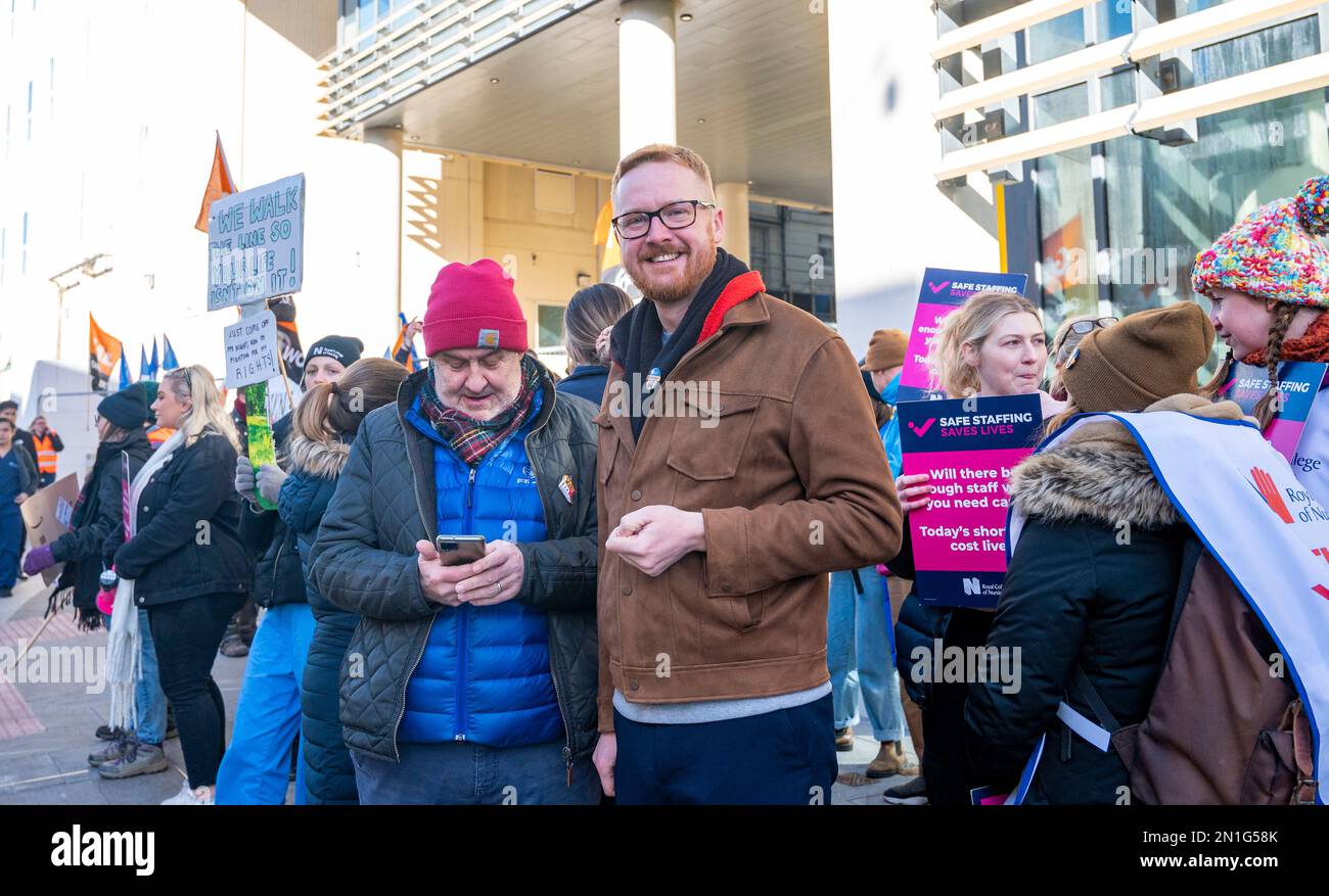 Nurse picket line uk hi-res stock photography and images - Alamy