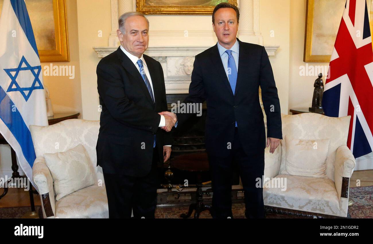 British Prime Minister David Cameron, right, and his Israeli Benjamin ...