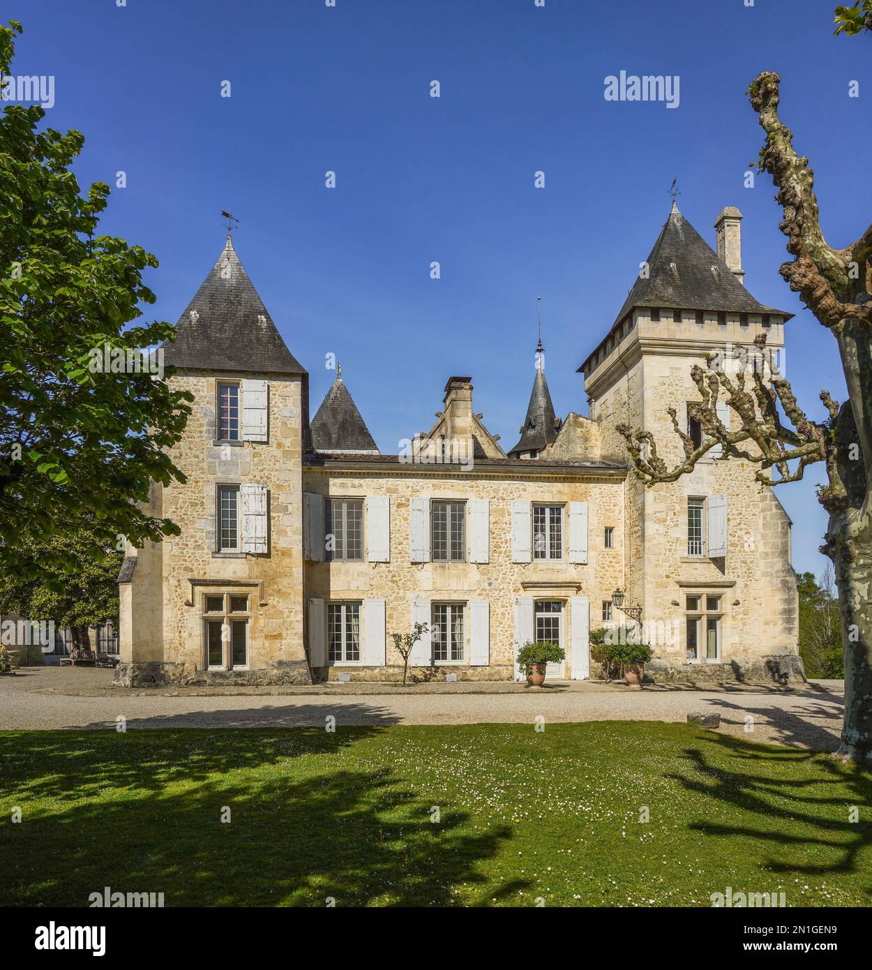 Chateau de france wine hi-res stock photography and images - Alamy