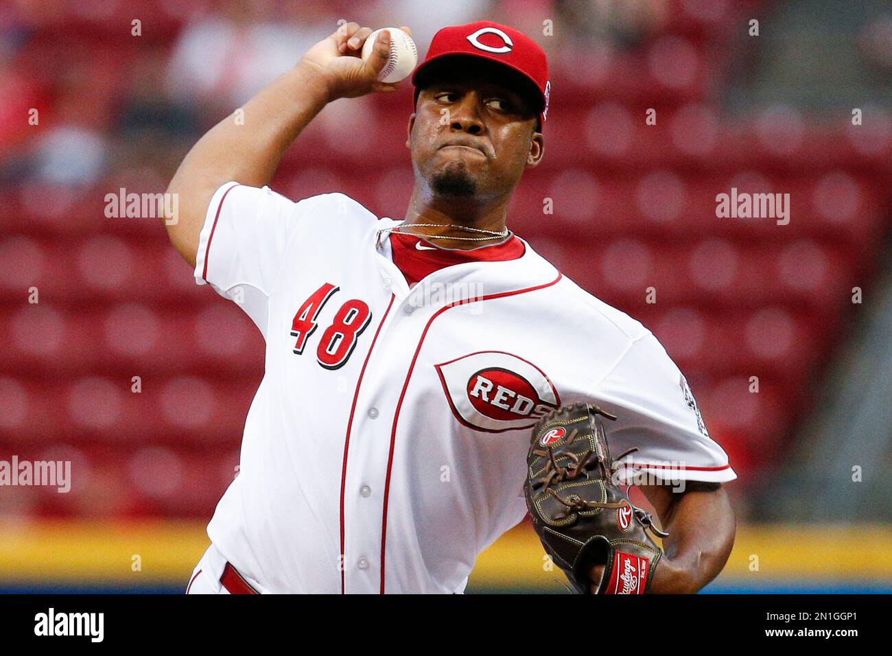 Cincinnati Reds starting pitcher Keyvius Sampson throws during the ...