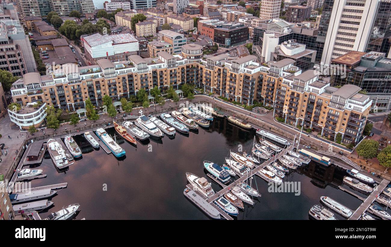 An aerial view of Swan Court at St Katharine Docks Stock Photo - Alamy