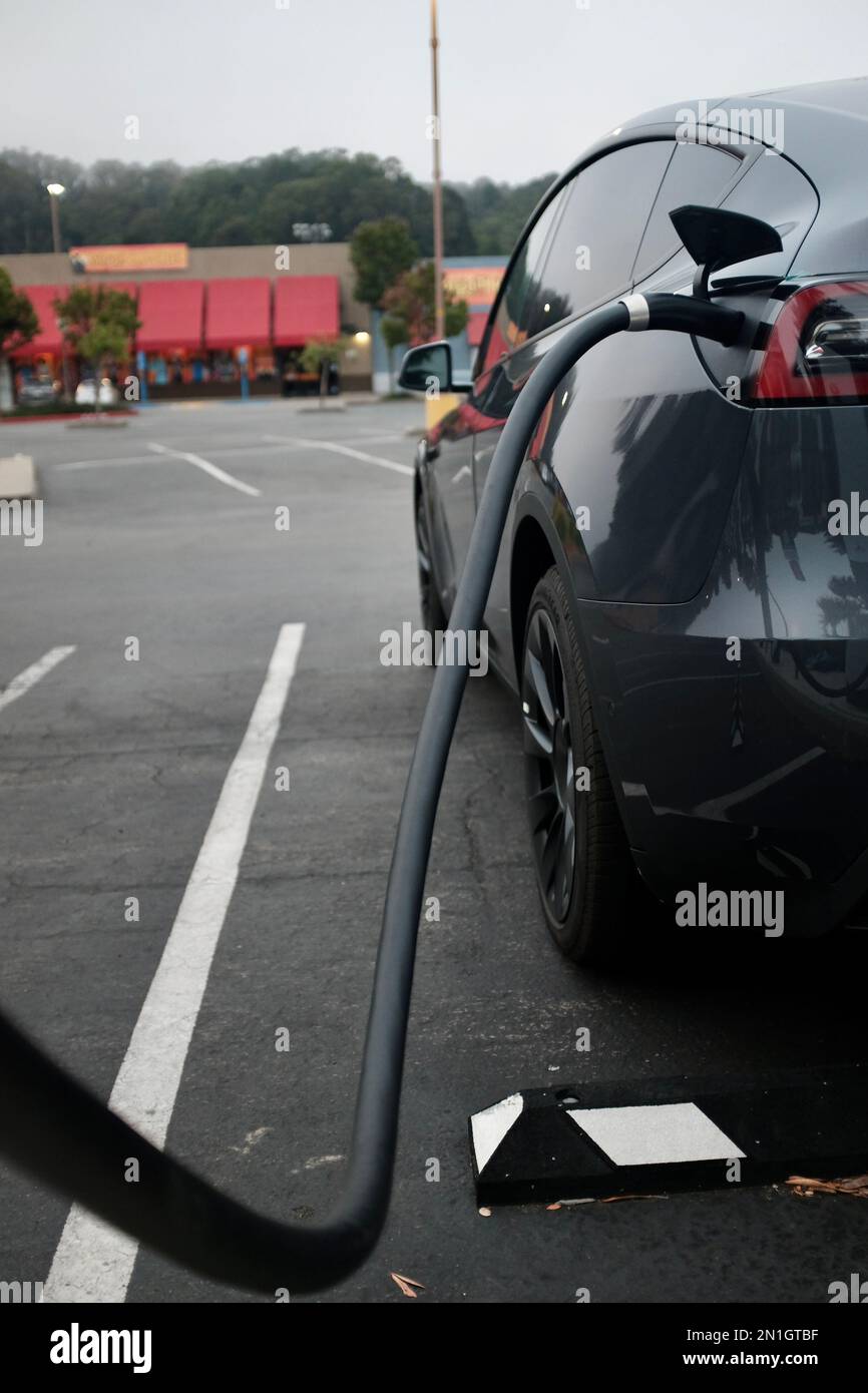 Tesla ev charger hi-res stock photography and images - Alamy