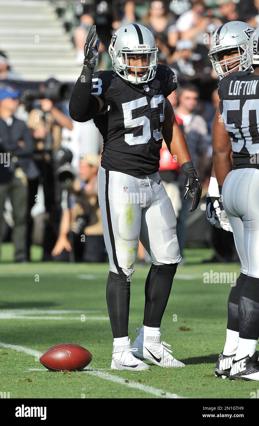 Oakland Raiders linebacker (53) Malcolm Smith on the field during a ...