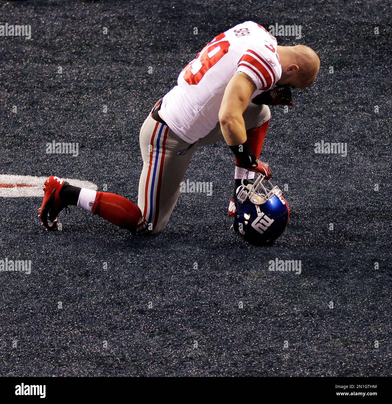 FILE - In this Feb. 5, 2012, file photo, New York Giants' Tyler Sash ...
