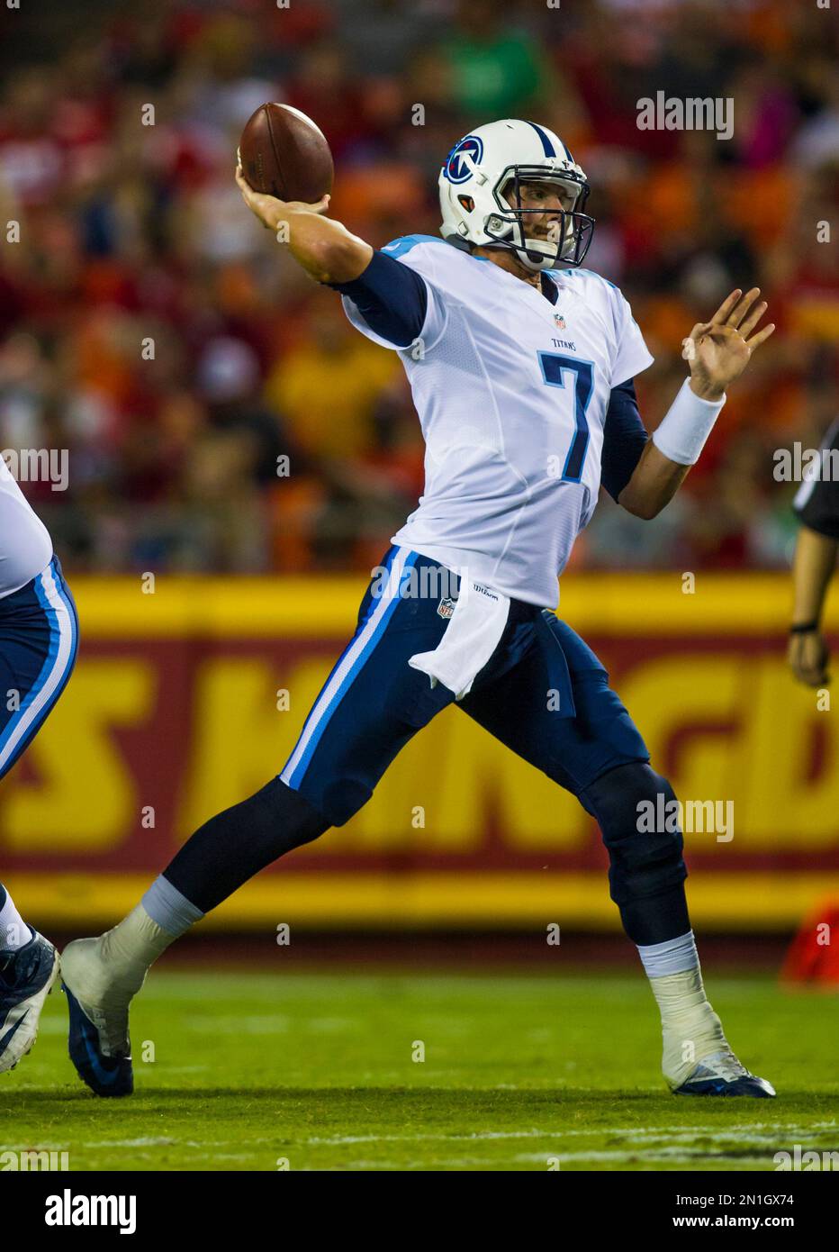 Tennessee Titans quarterback Zach Mettenberger (7) throws a pass during ...