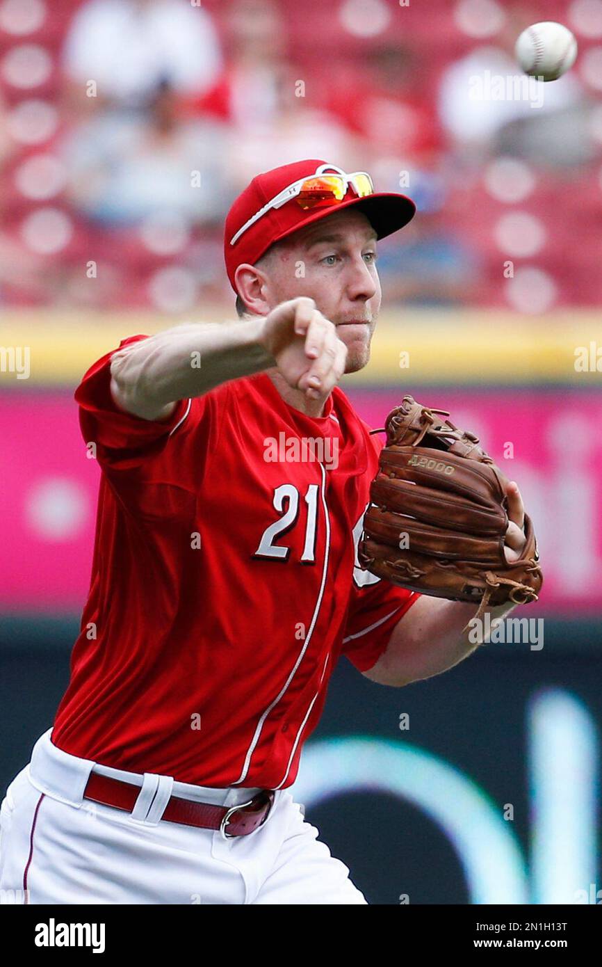 Cincinnati Reds third baseman Todd Frazier throws out Pittsburgh ...