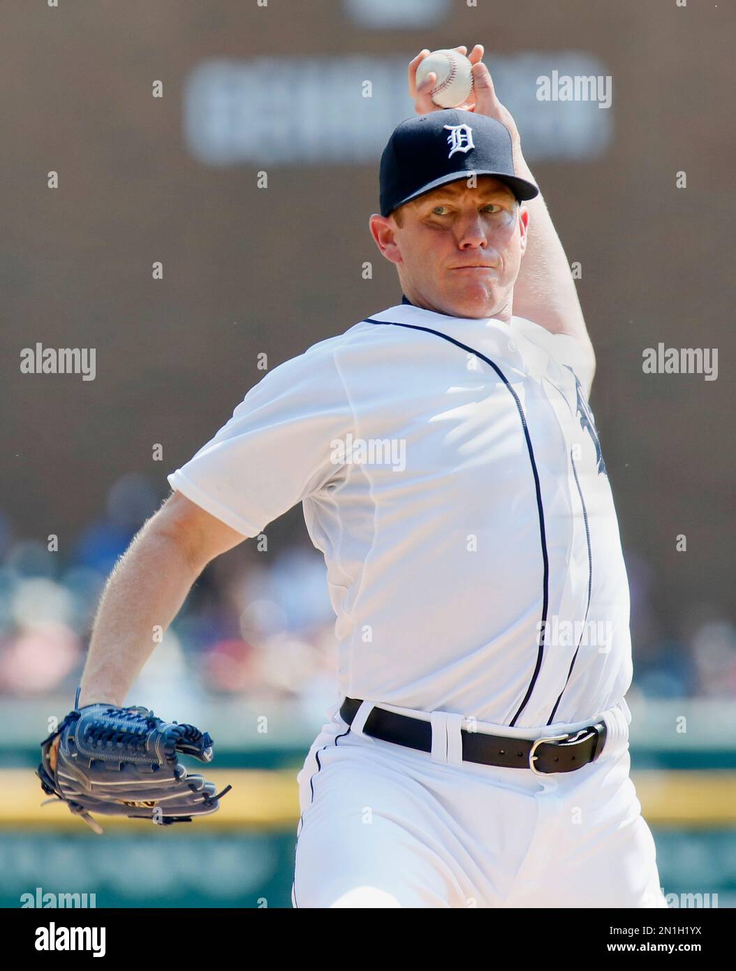 Detroit Tigers pitcher Randy Wolf delivers against the Tampa Bay Rays ...