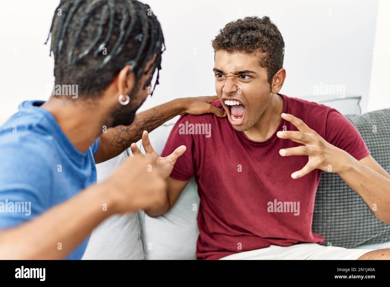 Adult brothers fighting hi-res stock photography and images - Alamy