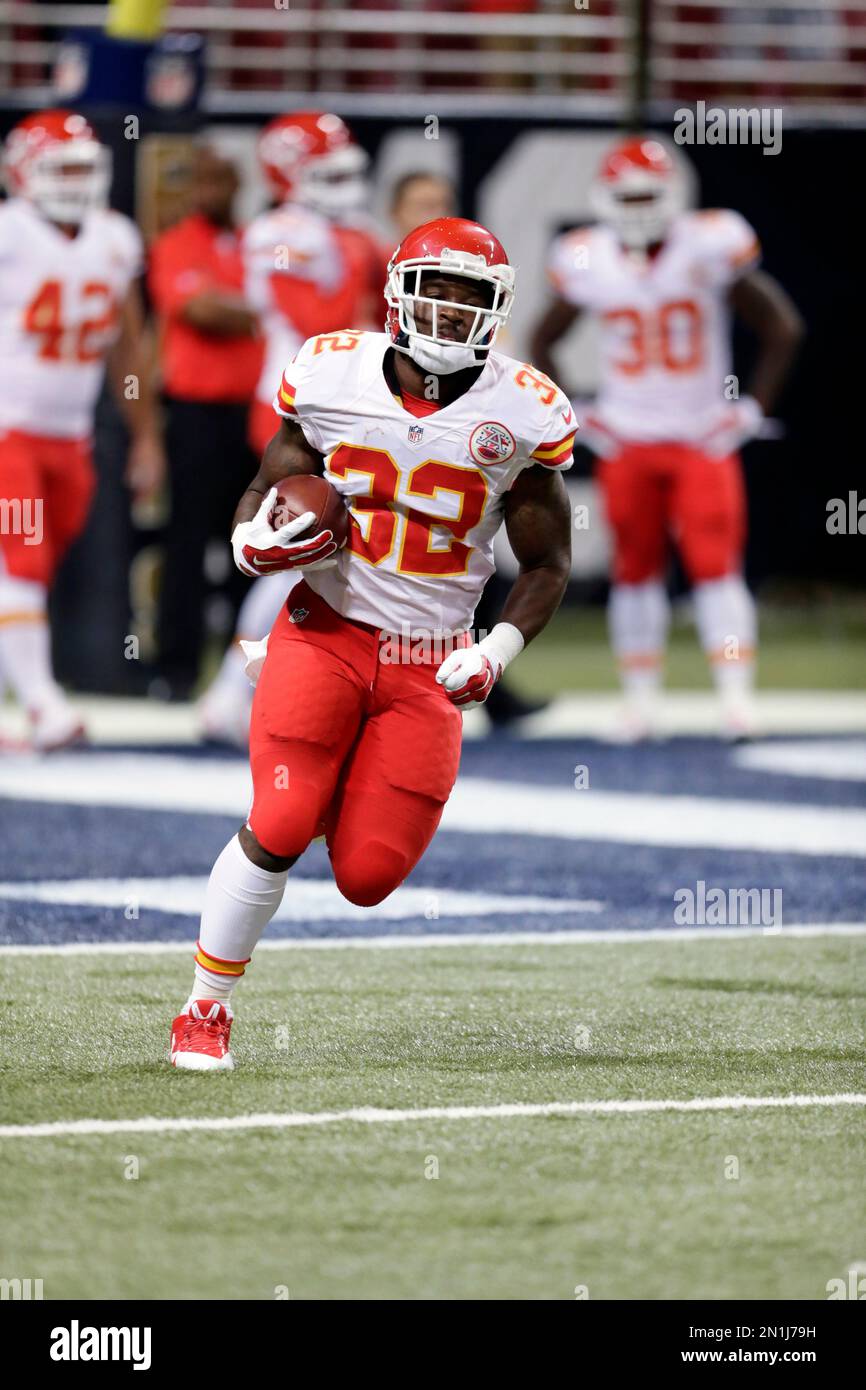 Kansas City Chiefs running back Darrin Reaves warms up before the start ...