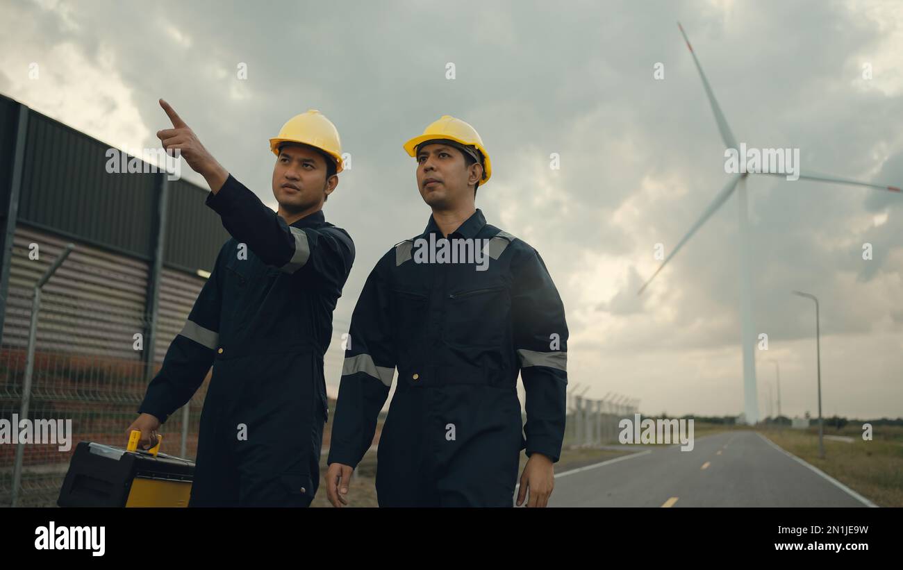 Wind energy worker hi-res stock photography and images - Alamy