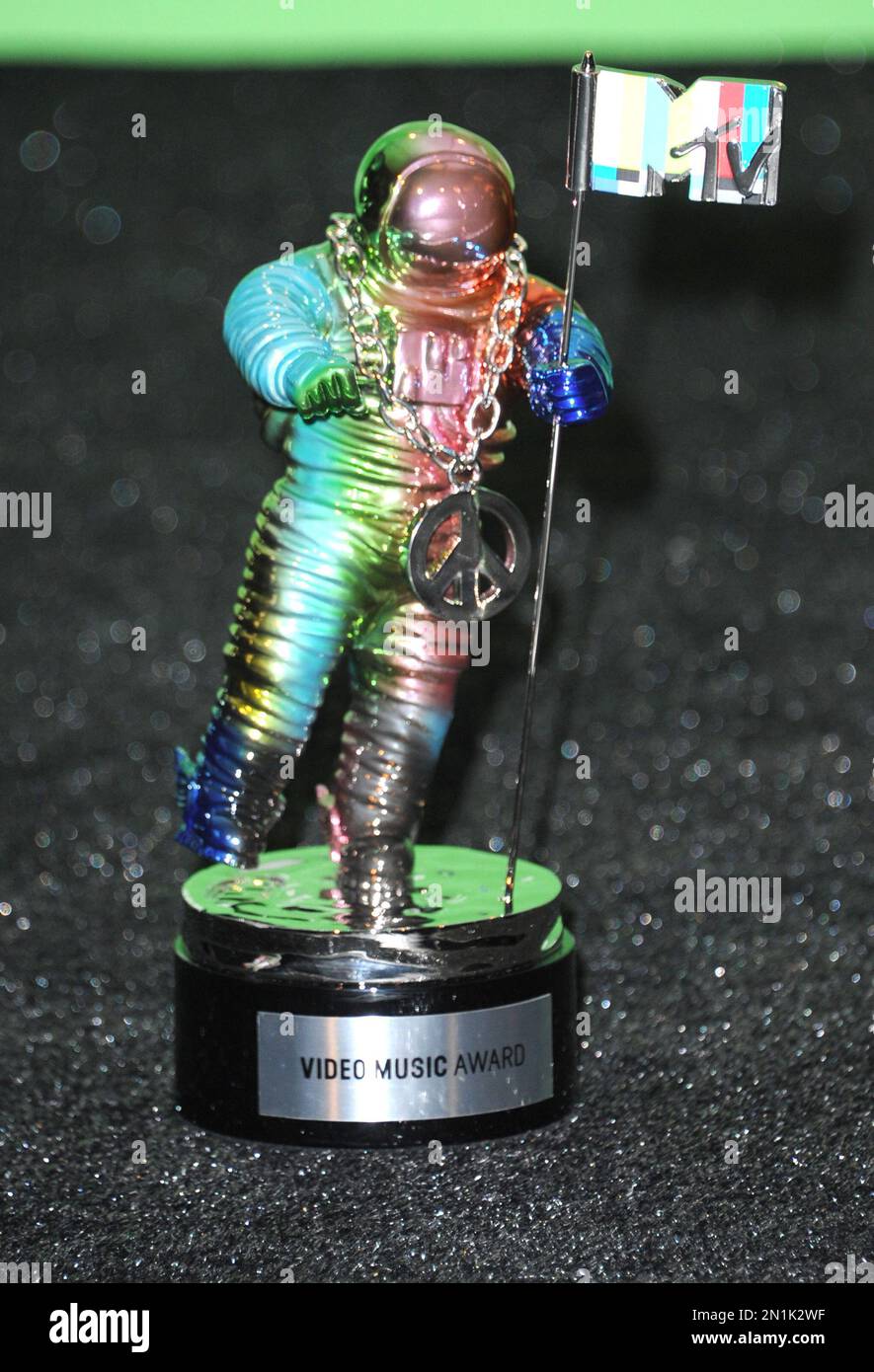 The "Moon Man" award statue, redesigned by Jeremy Scott, appears back ...