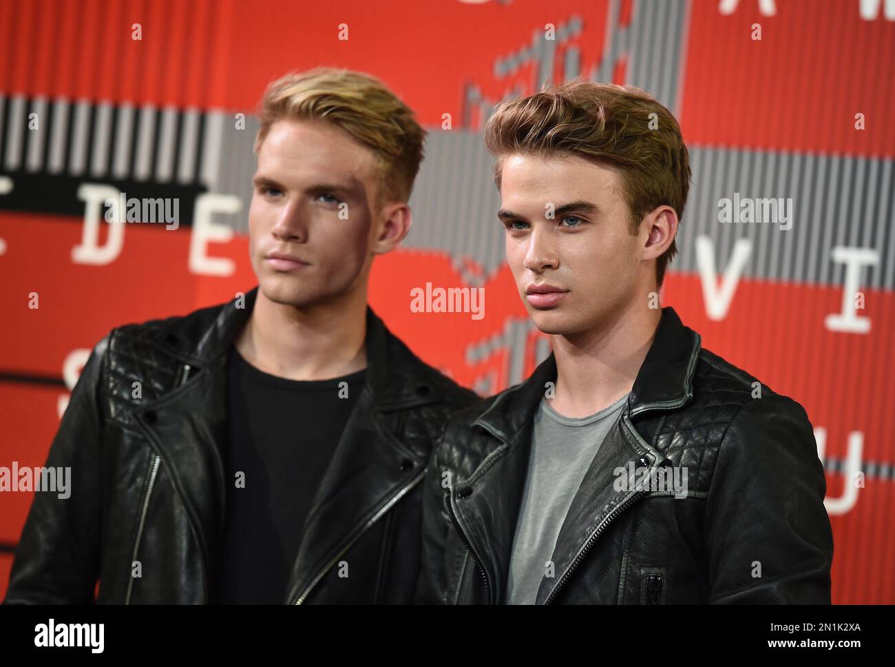 Austin Rhodes, left, and Aaron Rhodes arrive at the MTV Video Music ...