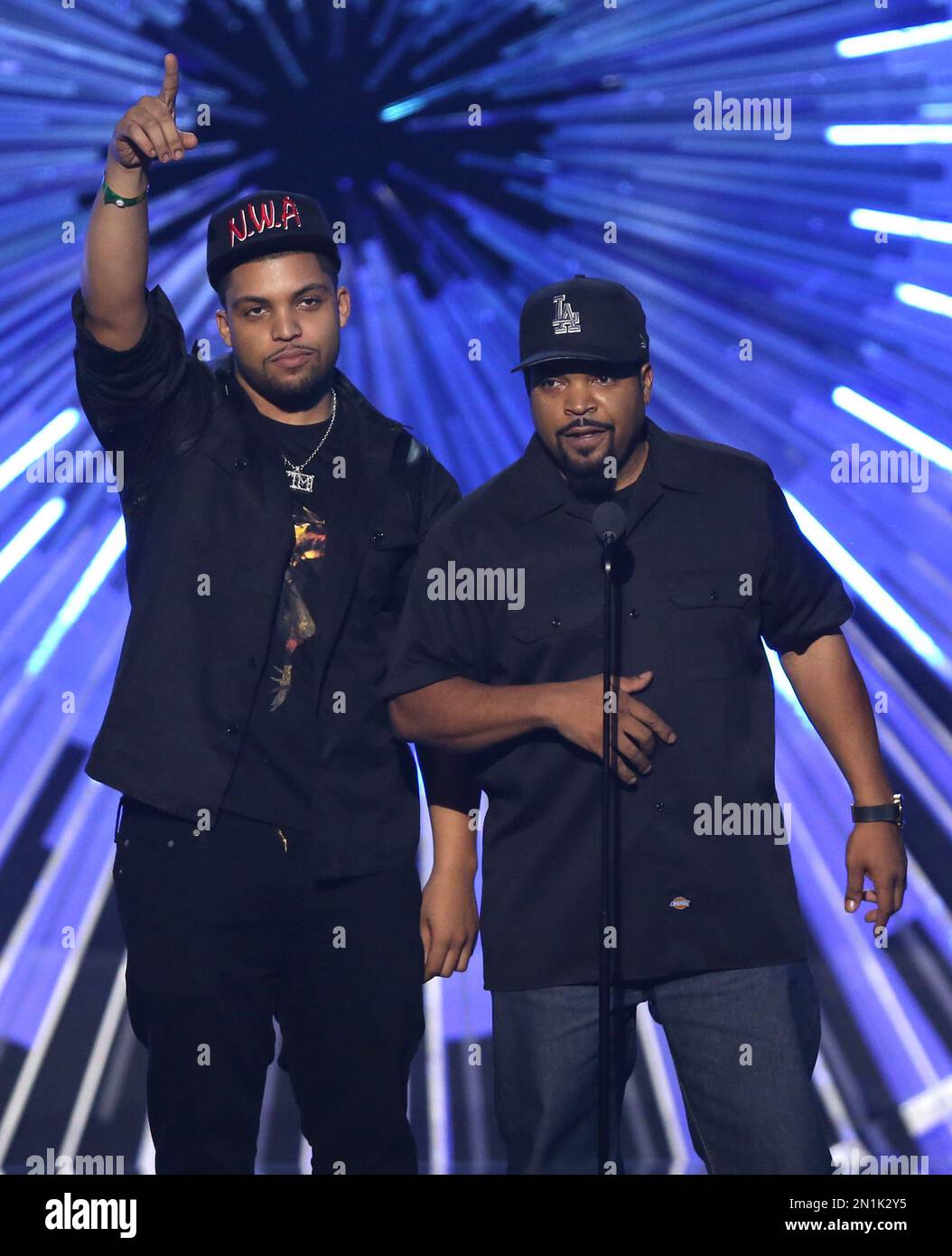 O’Shea Jackson Jr., left, and Ice Cube present the award for pop video ...