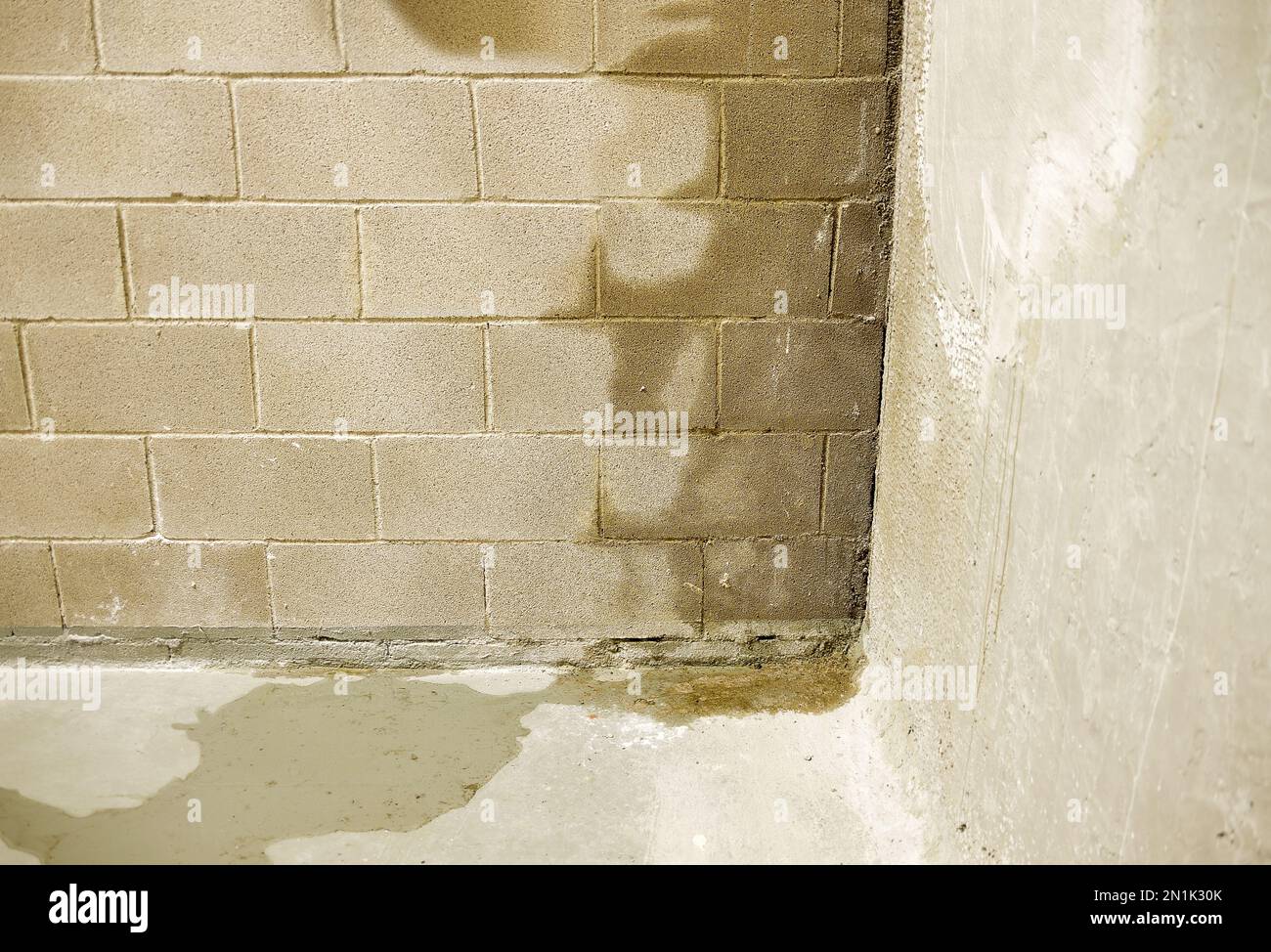 Rain water leaks on the wall causing damage Stock Photo - Alamy