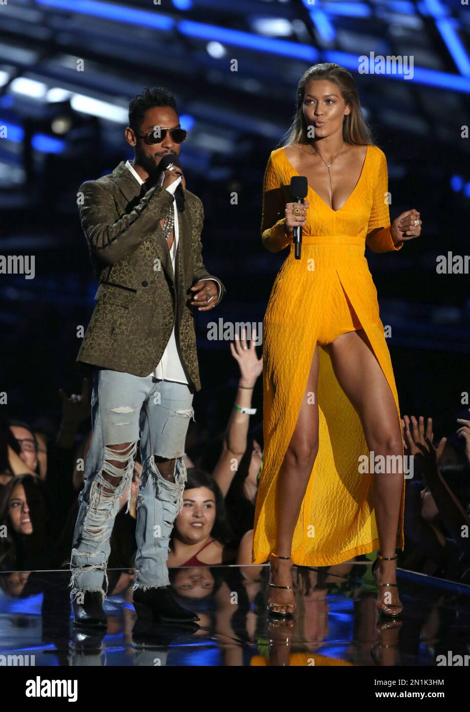 Miguel Left And Gigi Hadid Introduce A Performance By 21 Pilots And A