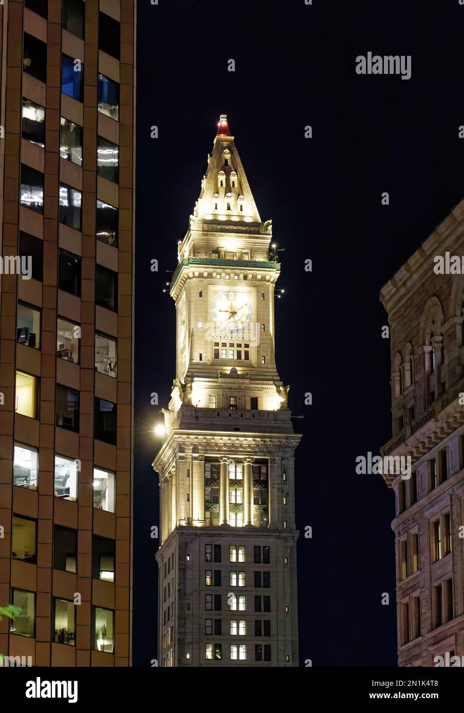 Boston landmark Custom House Tower, built in 1915 atop the Custom House ...