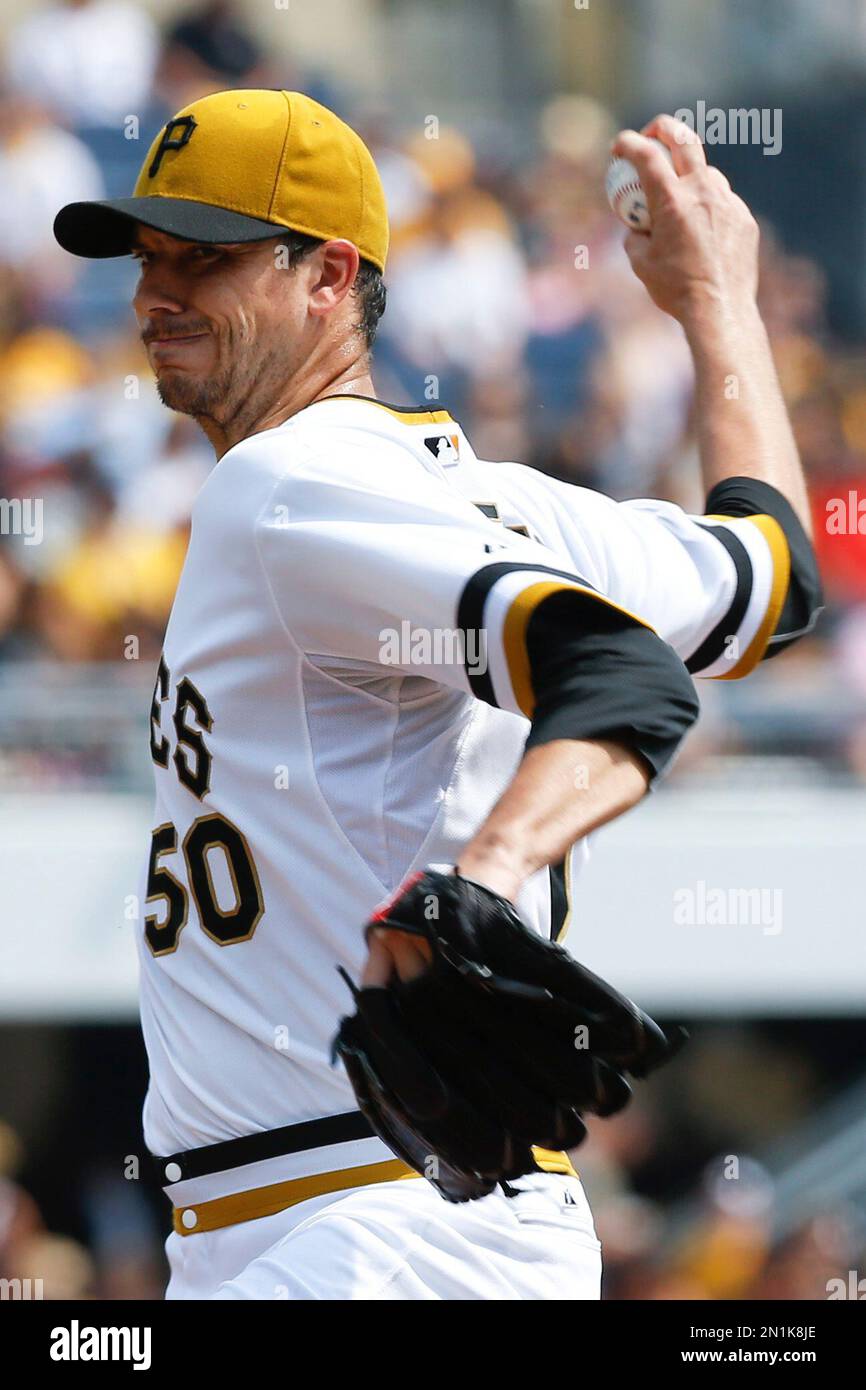 Pittsburgh Pirates' Charlie Morton throws in the first inning of a ...