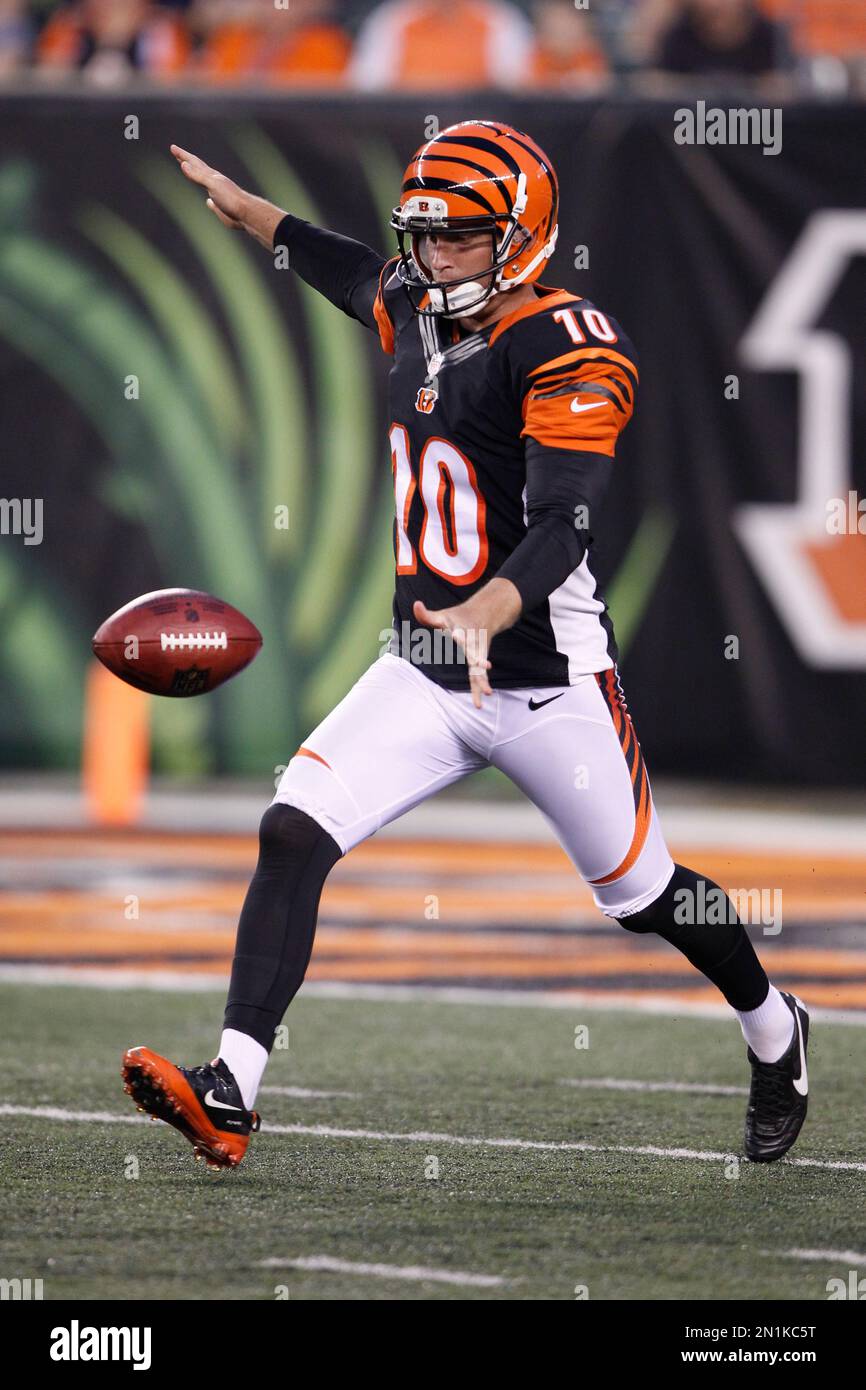 Cincinnati Bengals punter Kevin Huber (10) punter to the Chicago Bears ...