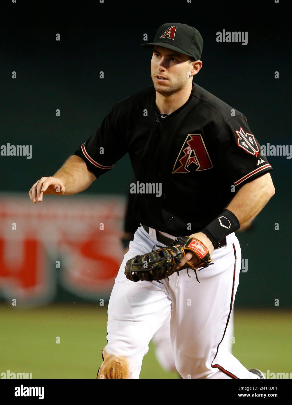 Arizona Diamondbacks first baseman Paul Goldschmidt (44) fields the ...