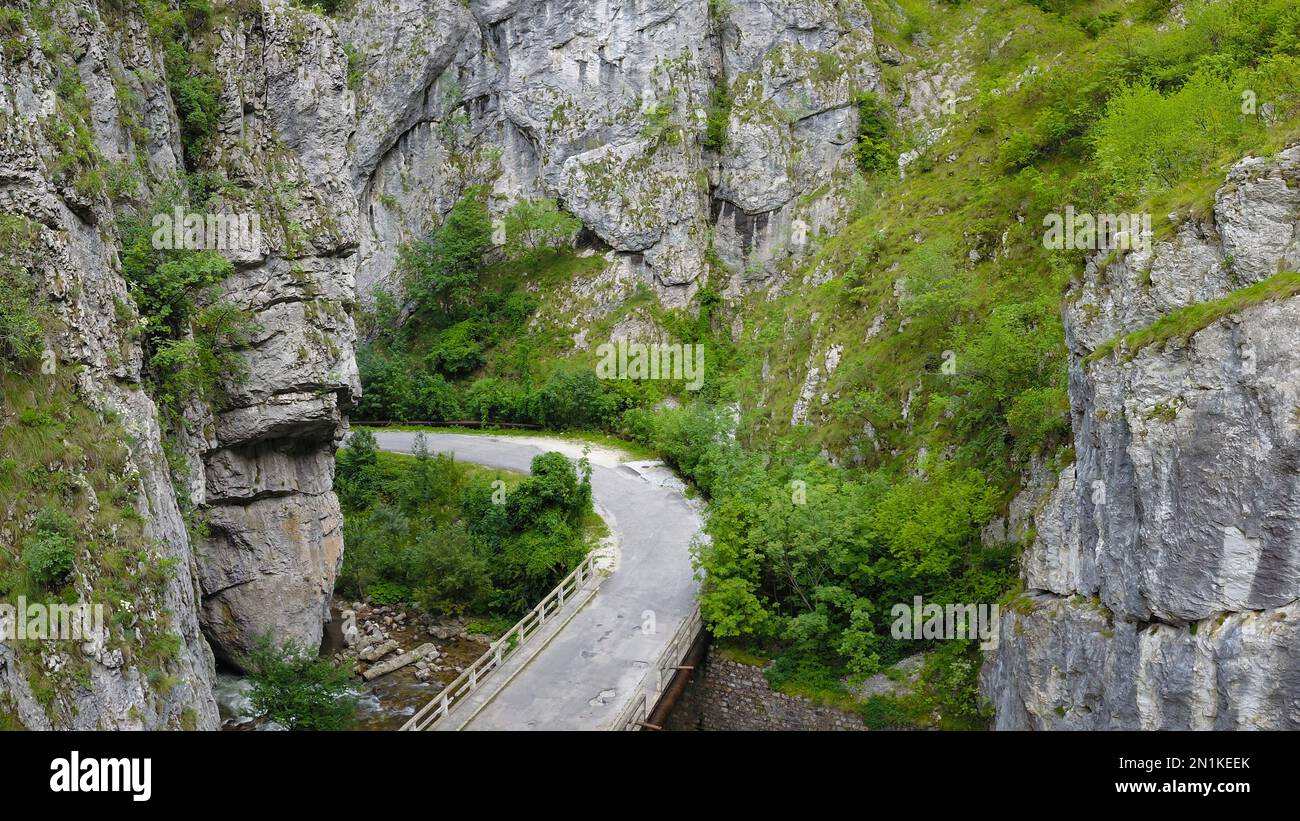 Steep cliffs and bridge hi-res stock photography and images - Alamy