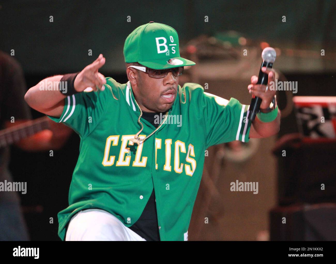 Michael Bivins with Bell Biv DeVoe performs as the opener for Boyz II ...