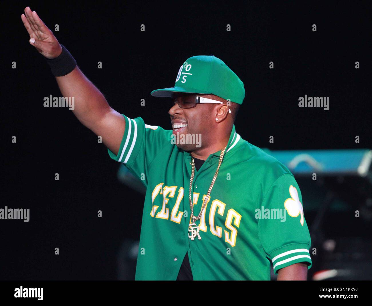 Michael Bivins with Bell Biv DeVoe performs as the opener for Boyz II ...
