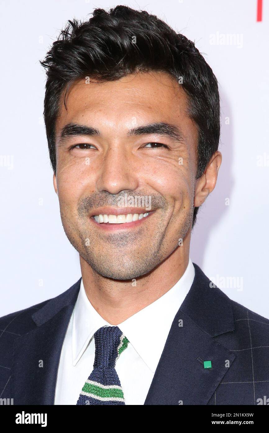 Ian Anthony Dale arrives at the 2015 Dynamic and Diverse Emmy ...