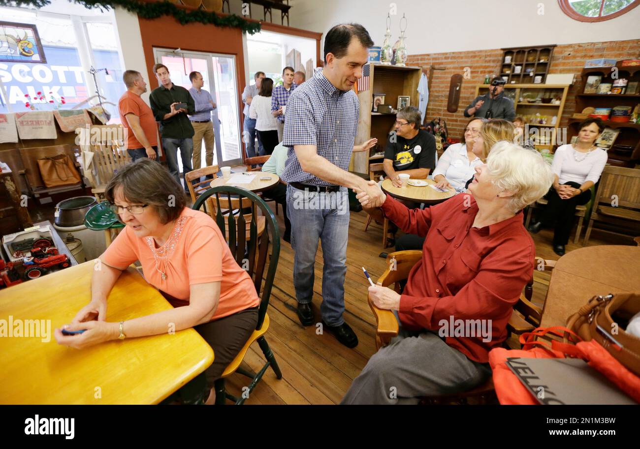 Republican presidential candidate, Wisconsin Gov. Scott Walker talks ...