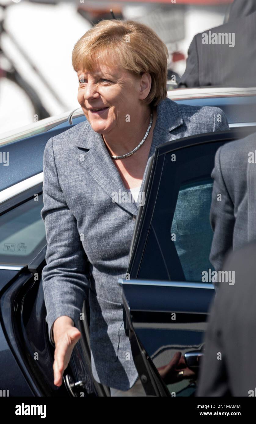 German Chancellor Angela Merkel arrives prior her visit to a refugee ...