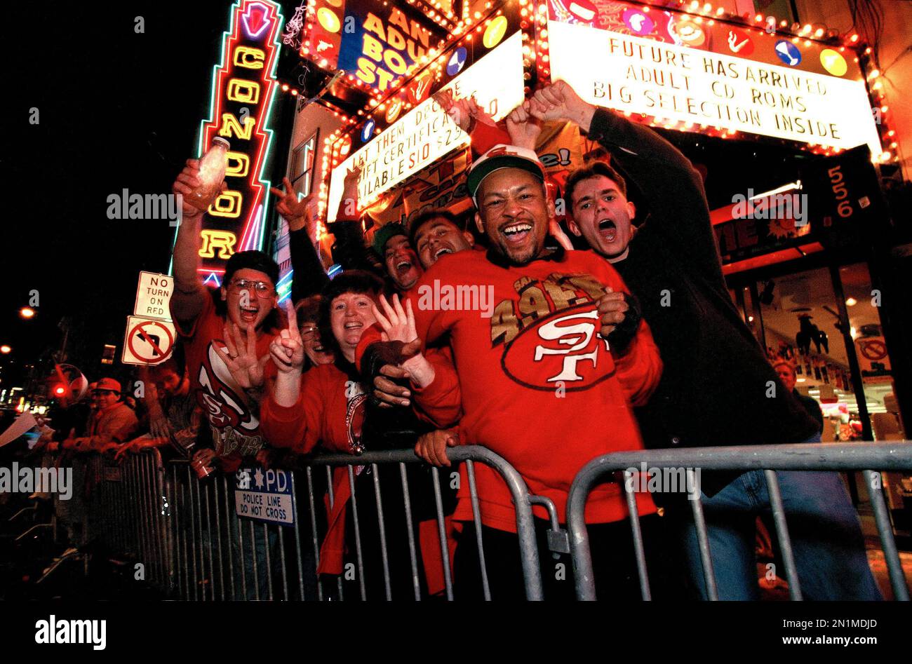 San Francisco 49ers fans celebrate their team's victory in the Super ...