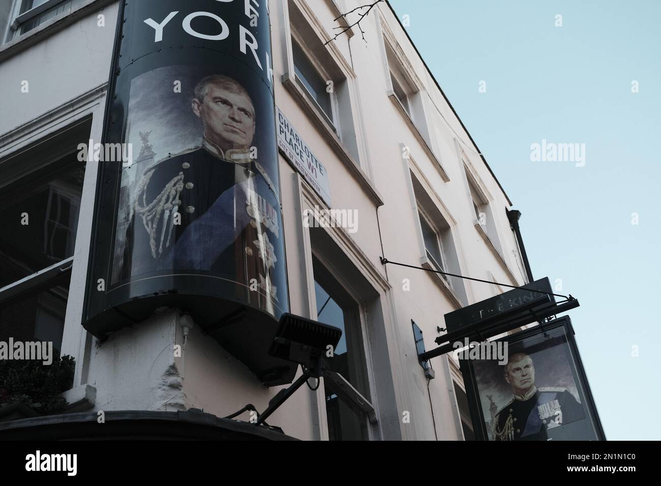 Duke of york pub sign hi-res stock photography and images - Alamy