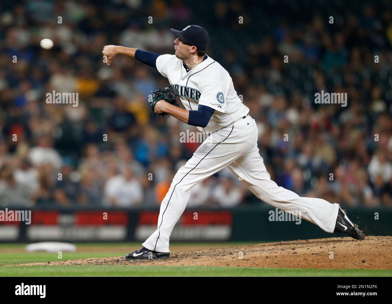 Seattle Mariners relief pitcher Carson Smith on the mound against the ...