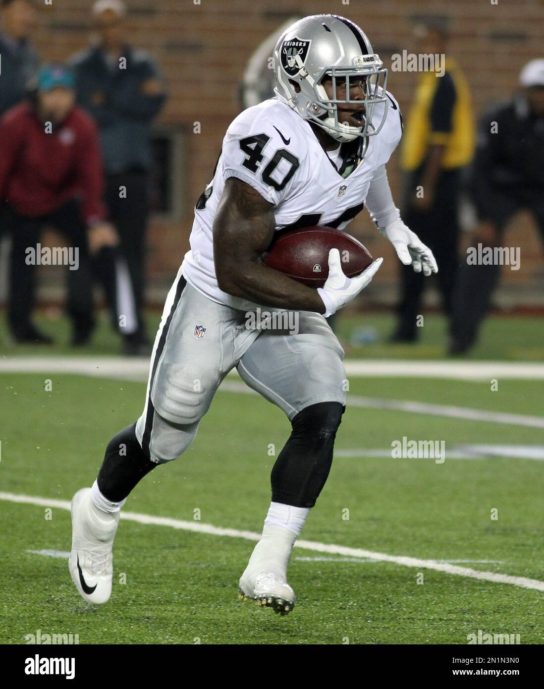 Oakland Raiders running back Michael Dyer (40) runs during the second ...