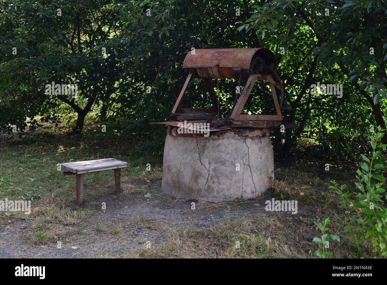 Well pulley white background hi-res stock photography and images - Alamy