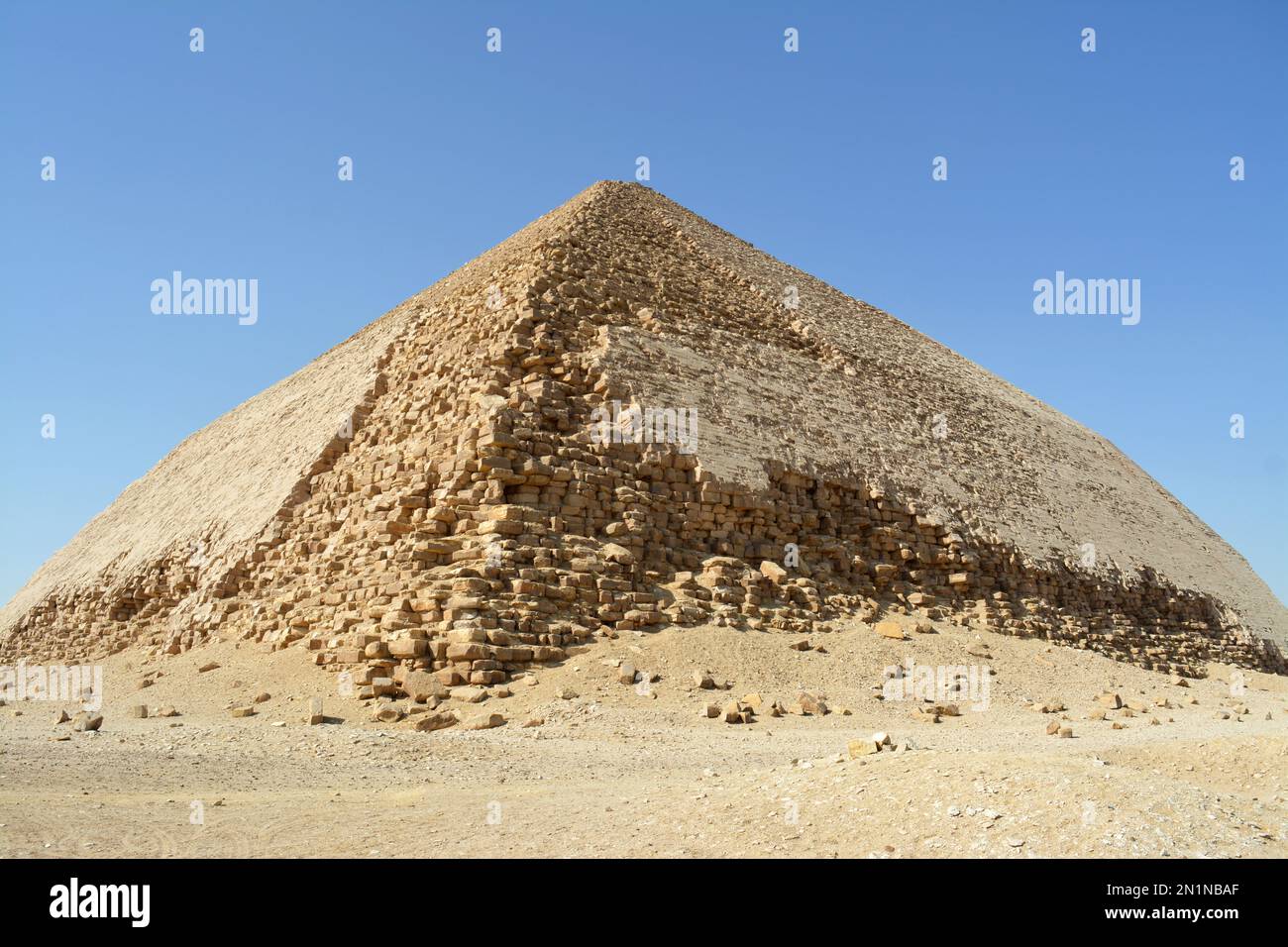 The Bent Pyramid of king Sneferu, A unique example of early pyramid ...