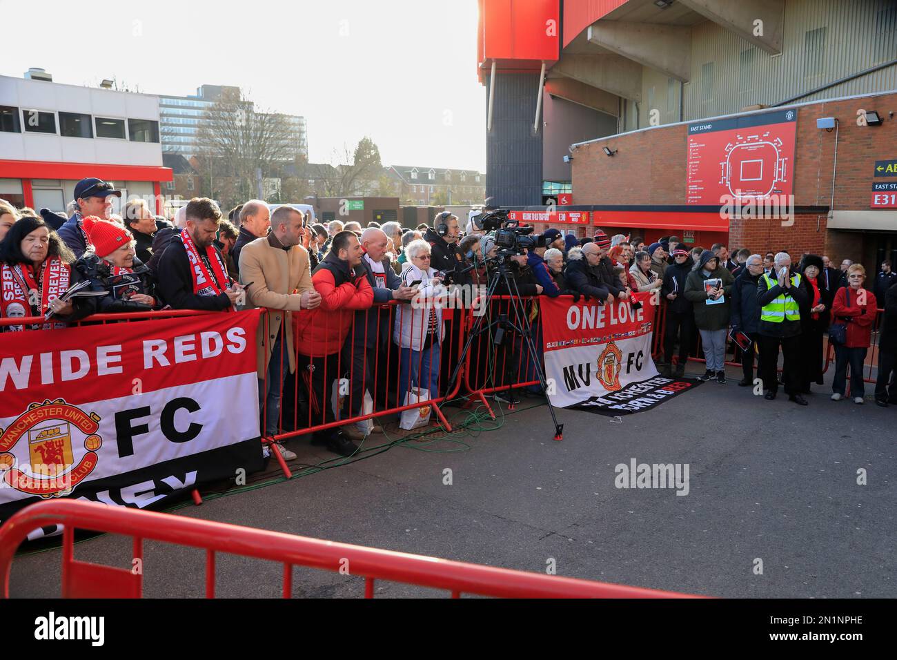 Old trafford fans 2023 hi-res stock photography and images - Alamy