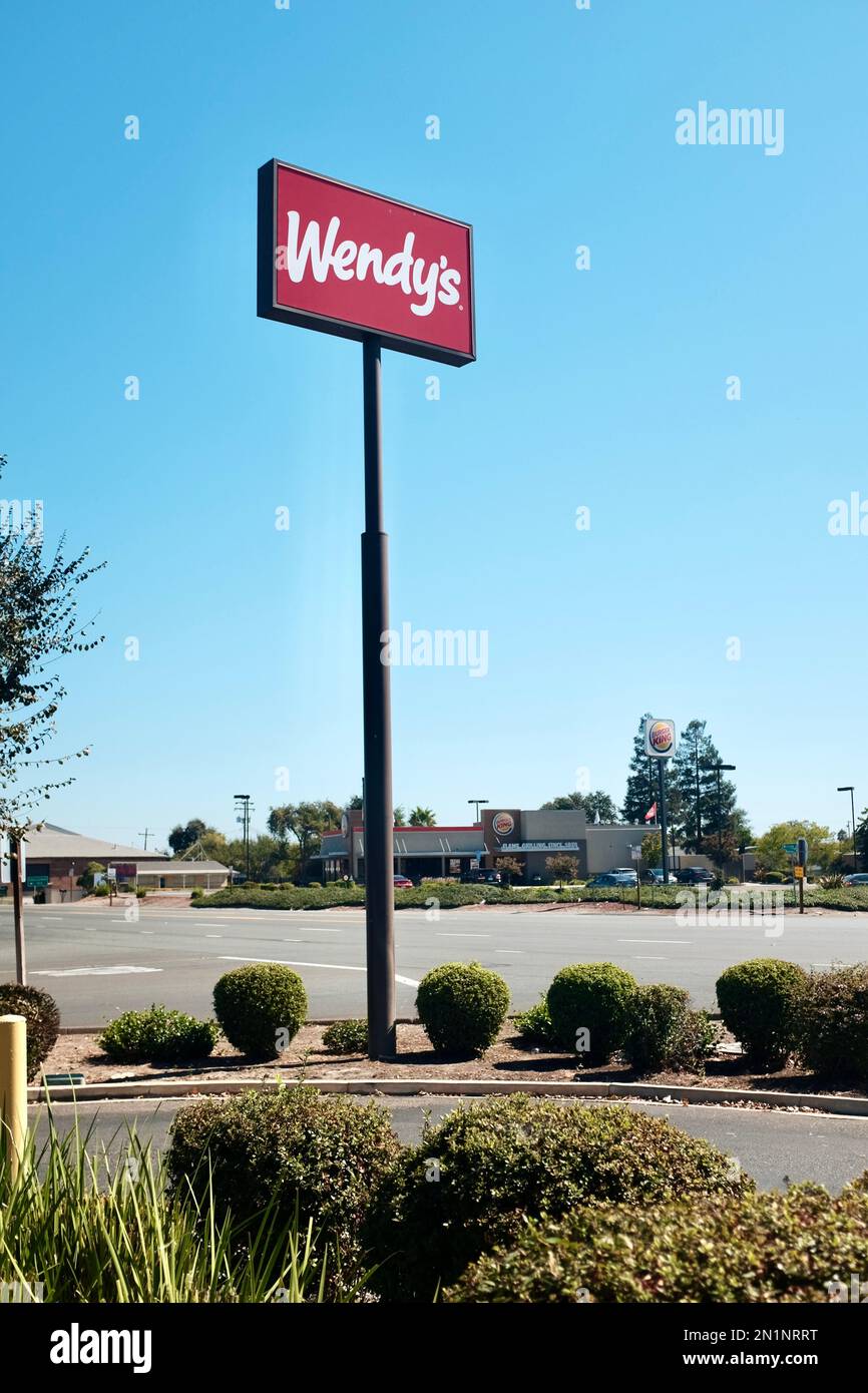 Fast food sign highway hi-res stock photography and images - Alamy