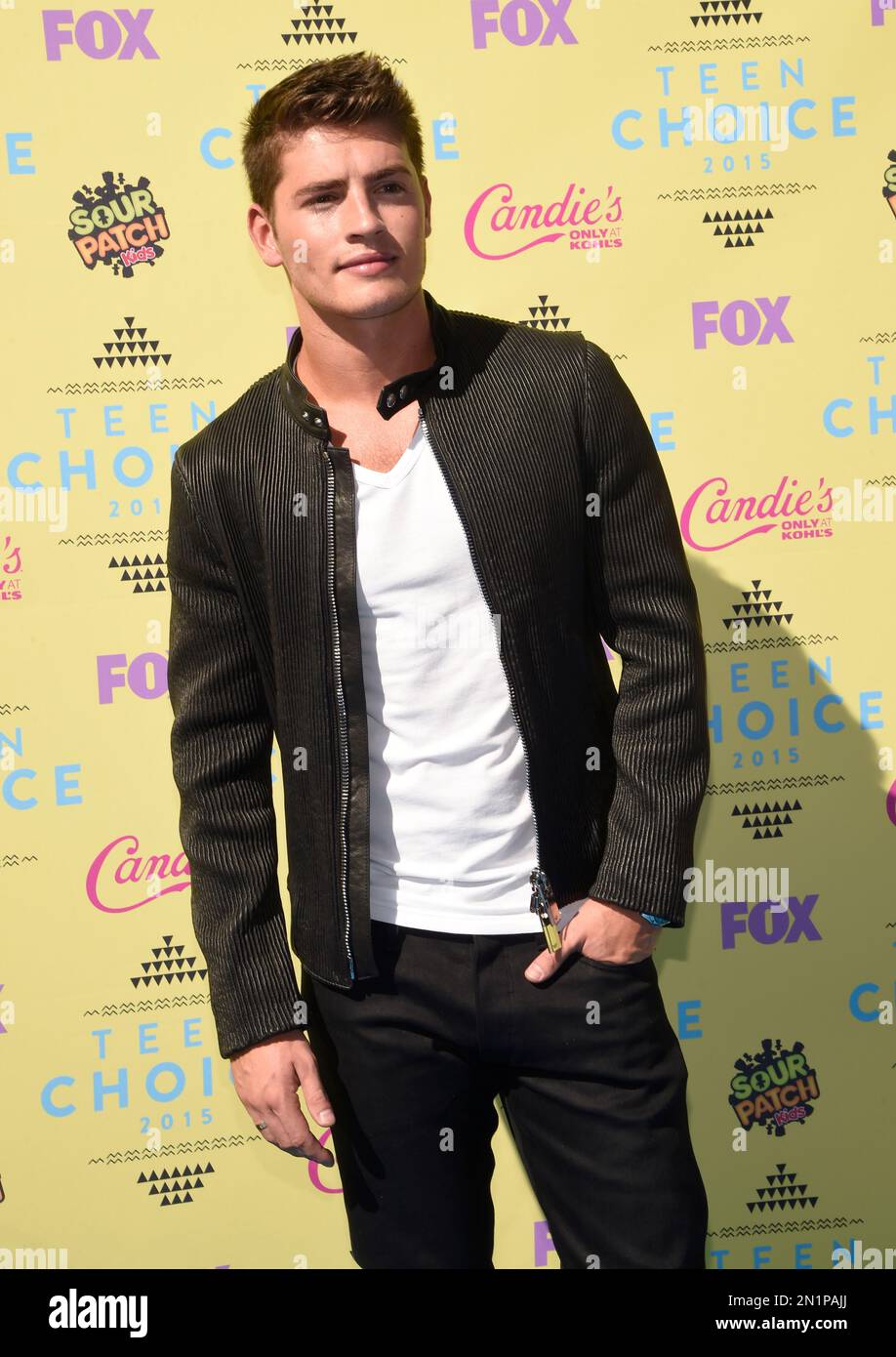 Gregg Sulkin arrives at the Teen Choice Awards at the Galen Center on ...