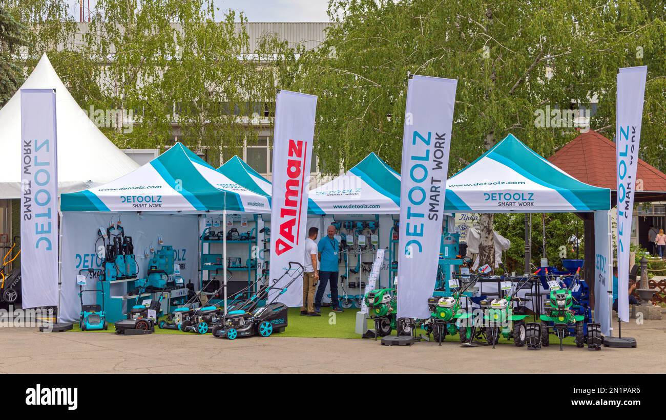 Tent stand hi-res stock photography and images - Alamy