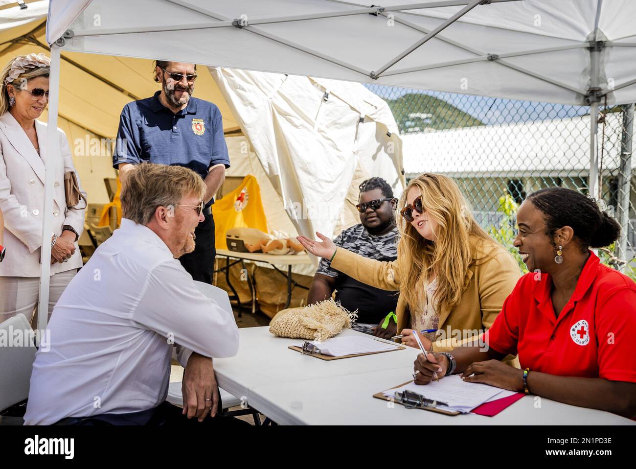 SINT MAARTEN - King Willem-Alexander, Queen Maxima and Princess Amalia ...