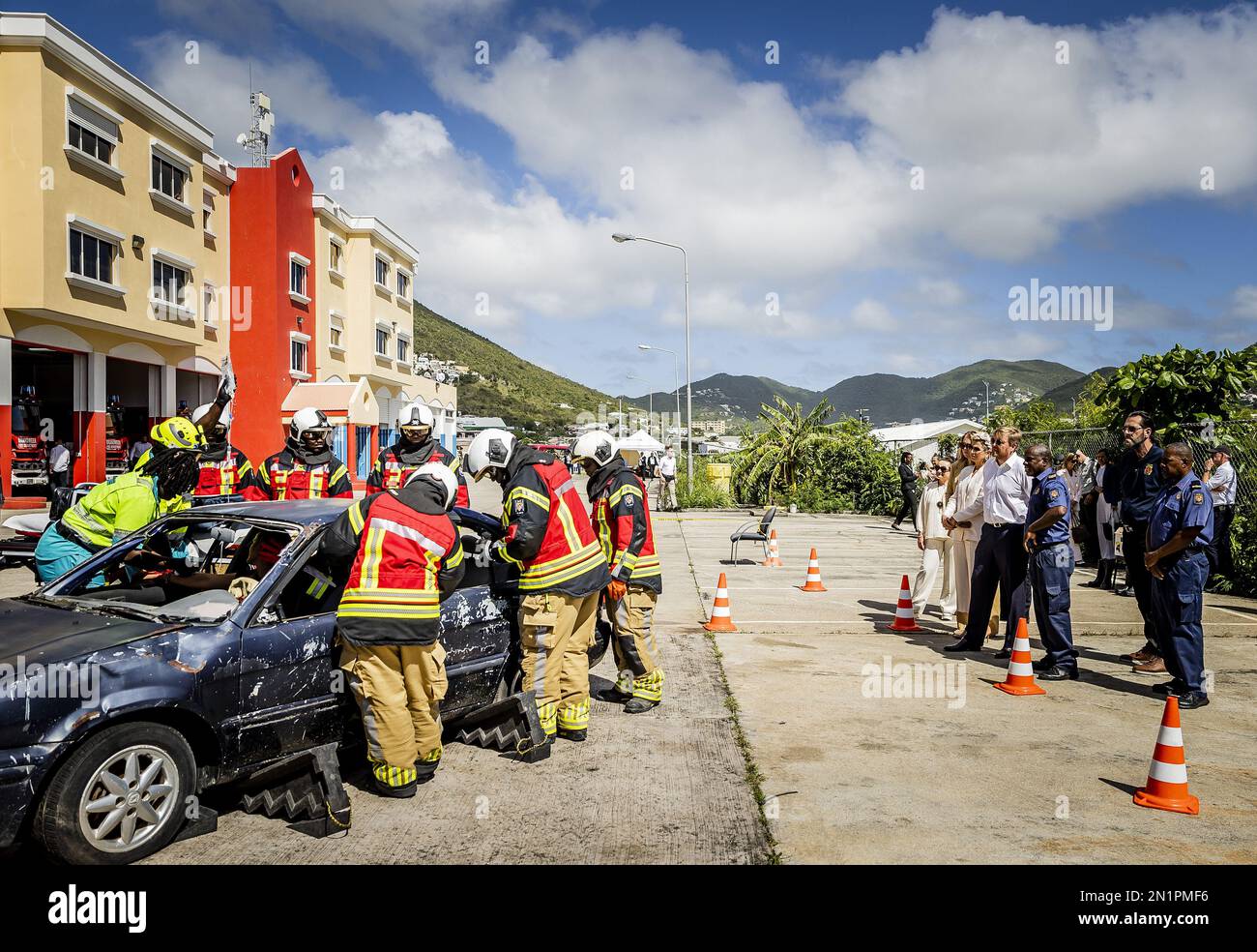 SINT MAARTEN - King Willem-Alexander, Queen Maxima and Princess Amalia ...