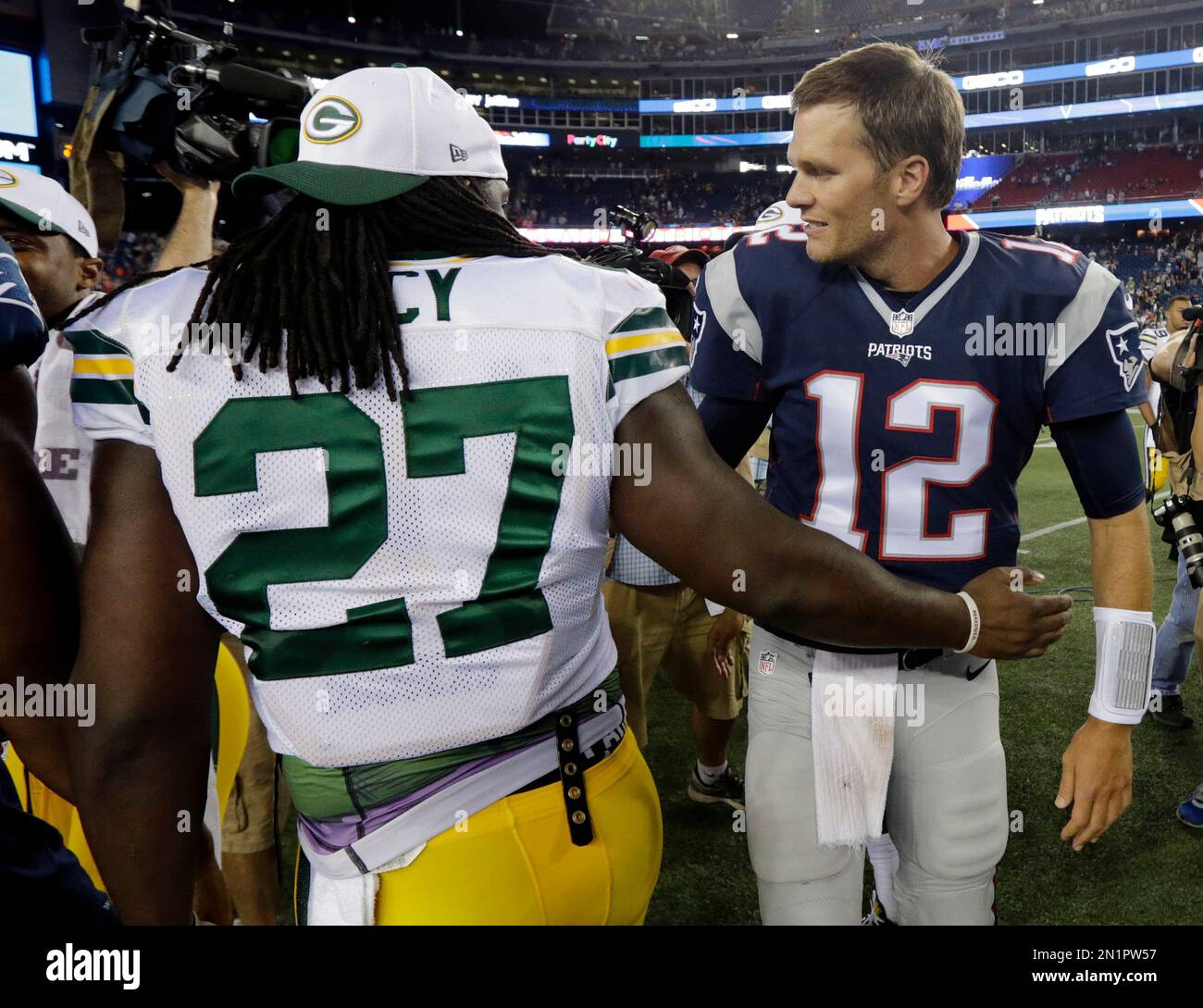 Green Bay Packers running back Eddie Lacy (27) and New England Patriots ...
