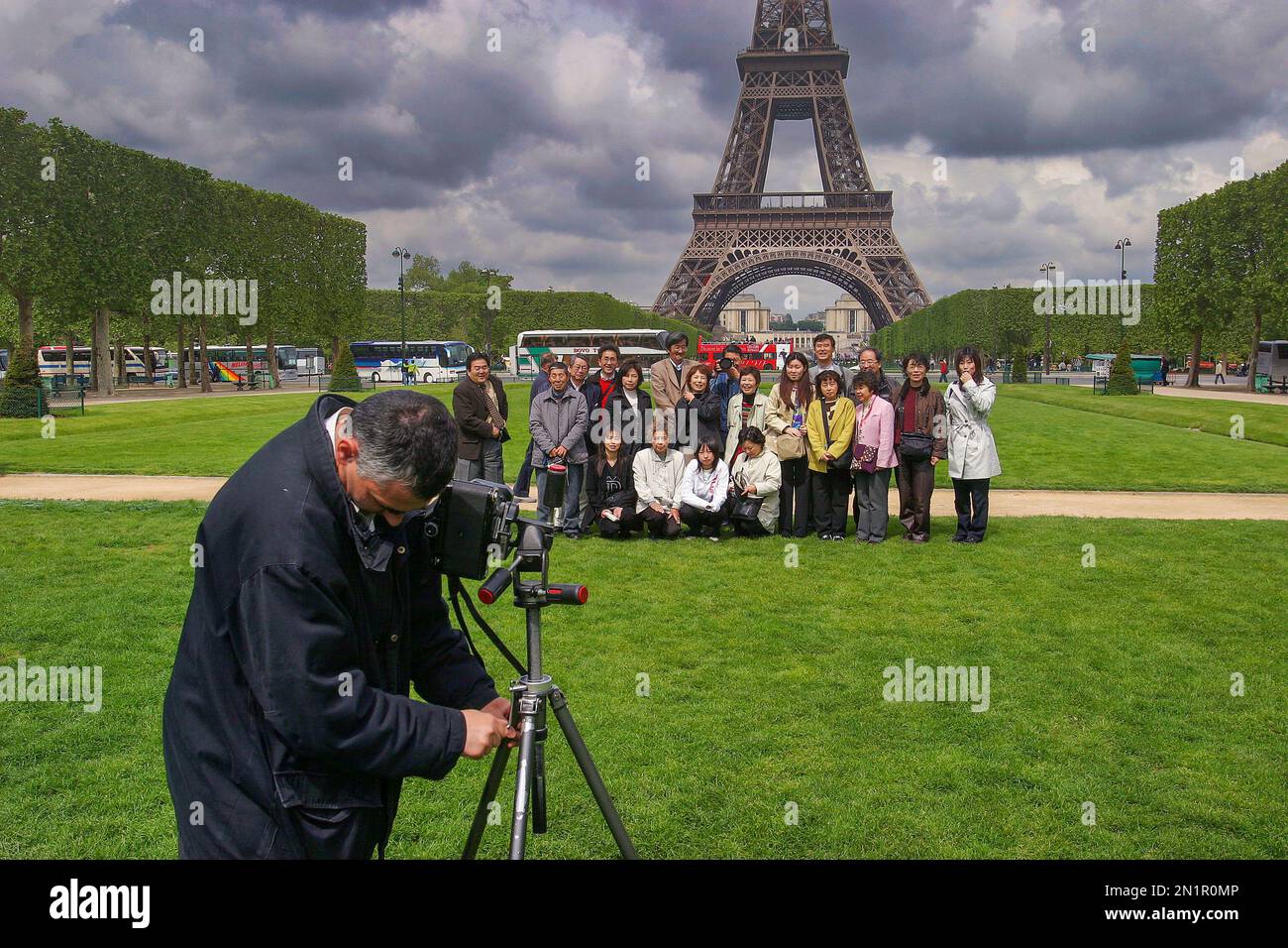 Group tourists japan guide hi-res stock photography and images - Alamy