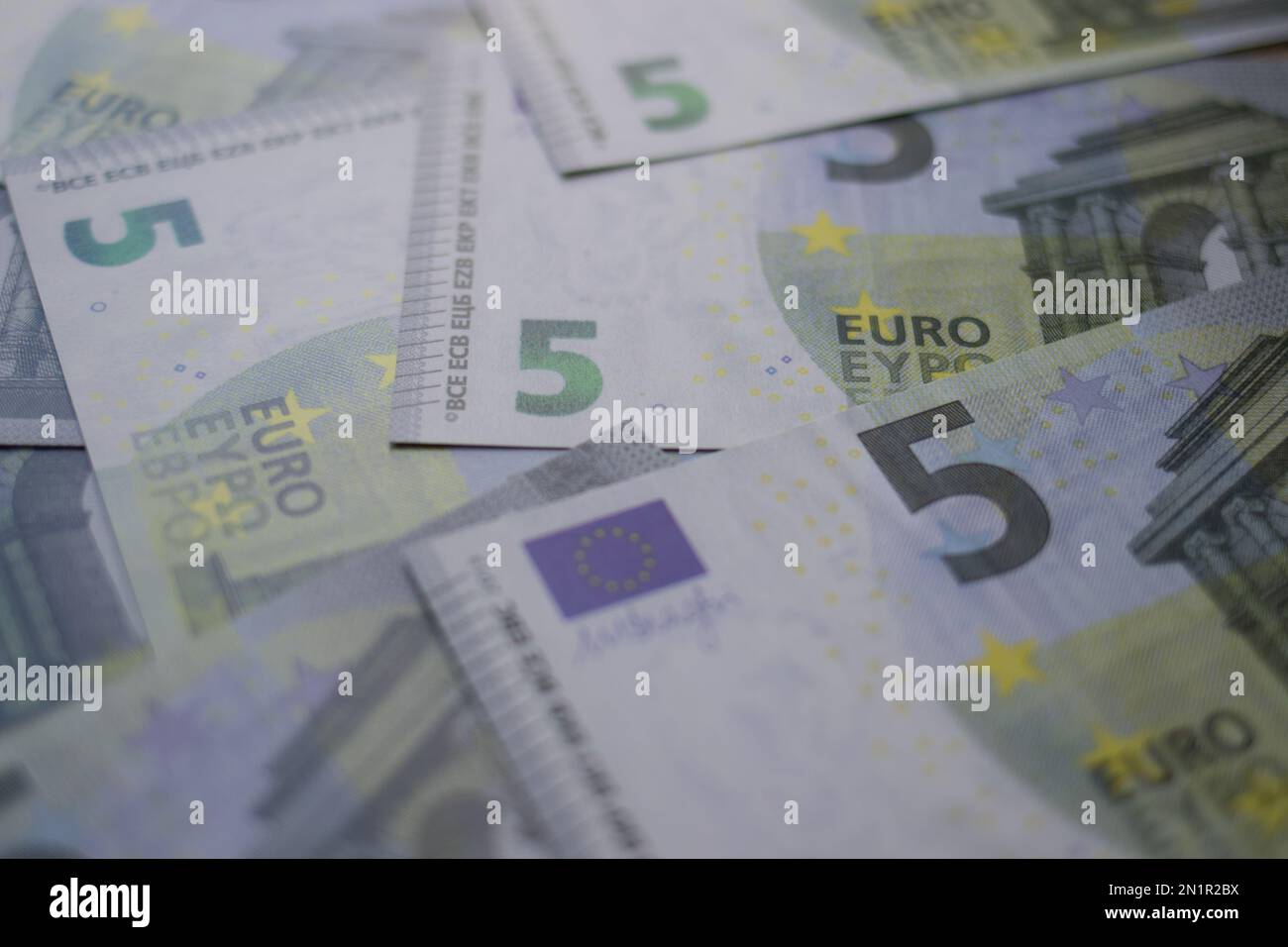 5 euro banknotes hi-res stock photography and images - Alamy