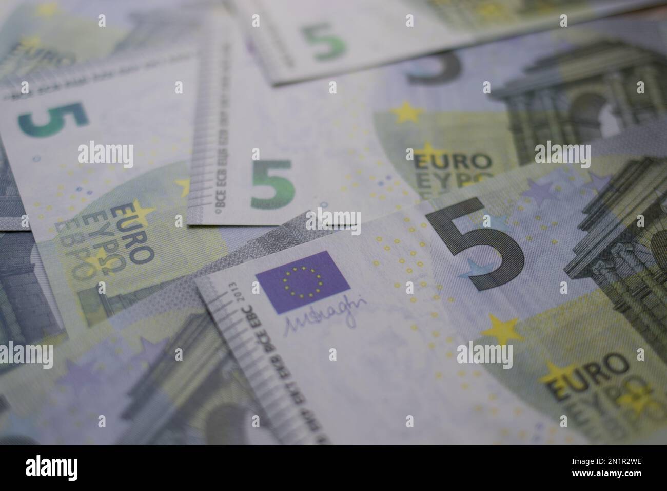 5 euro banknotes hi-res stock photography and images - Alamy