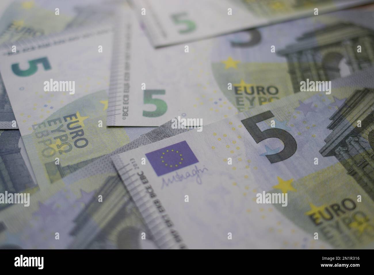 Close up 5 euro bank note hi-res stock photography and images - Alamy